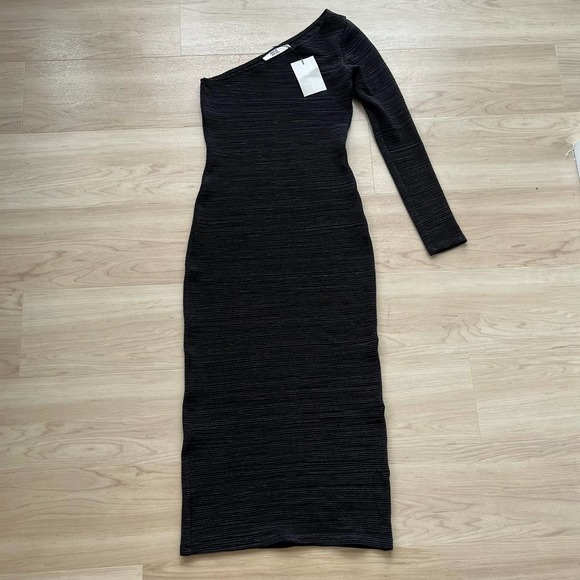Angie Xylas | Dresses | Angie Xylas Naomi Long Sleeve Black One ...